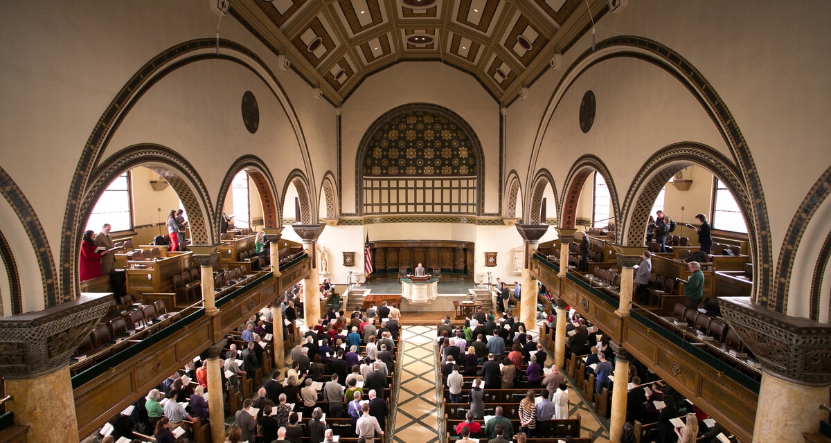 Who serves in a service? – Some musings